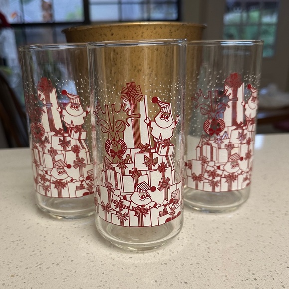 Source Unknown | Dining | Vintage 96s Santa Presents 16 Oz Christmas ...